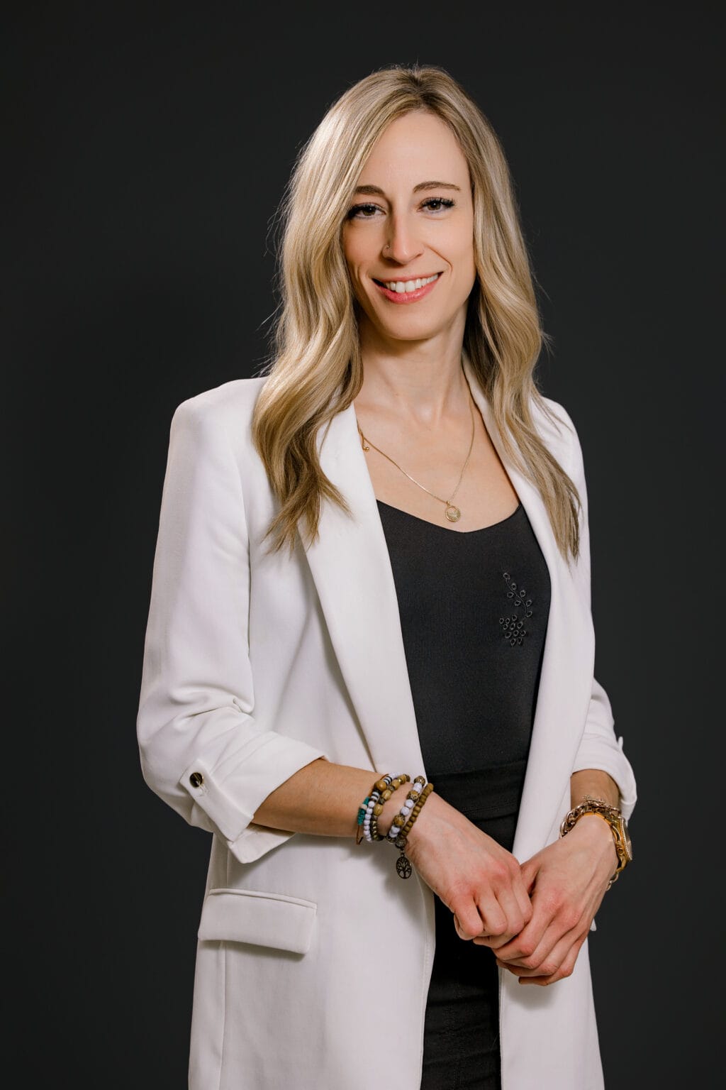 Laura M. Nagy, LL.L, CQ, BA, JD | Simmonds and Associates